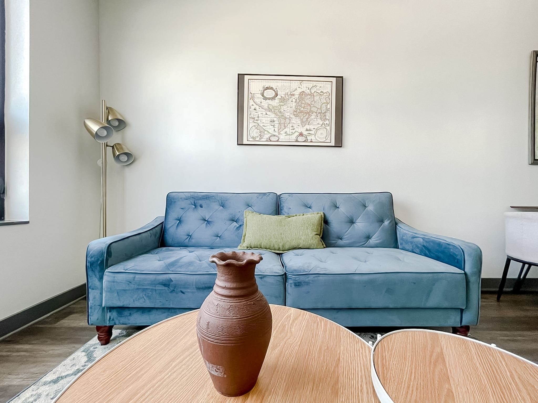 Superior 1BD/1BA + High Ceilings - Des Moines